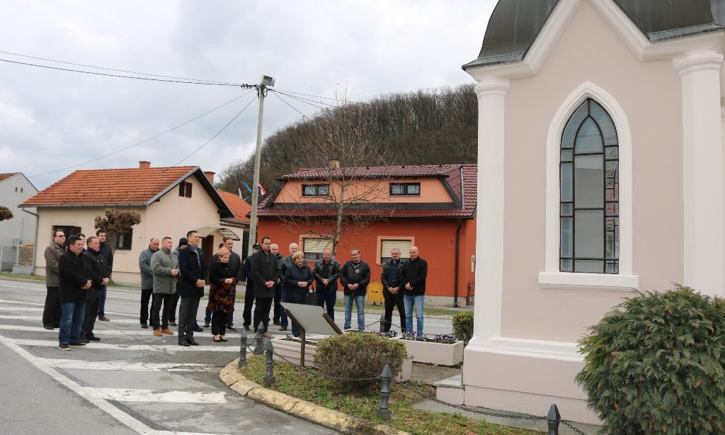 NA BLAGDAN SV. JOSIPA Molitva i cvijeće za sve umrle Pakračane - Grad ...