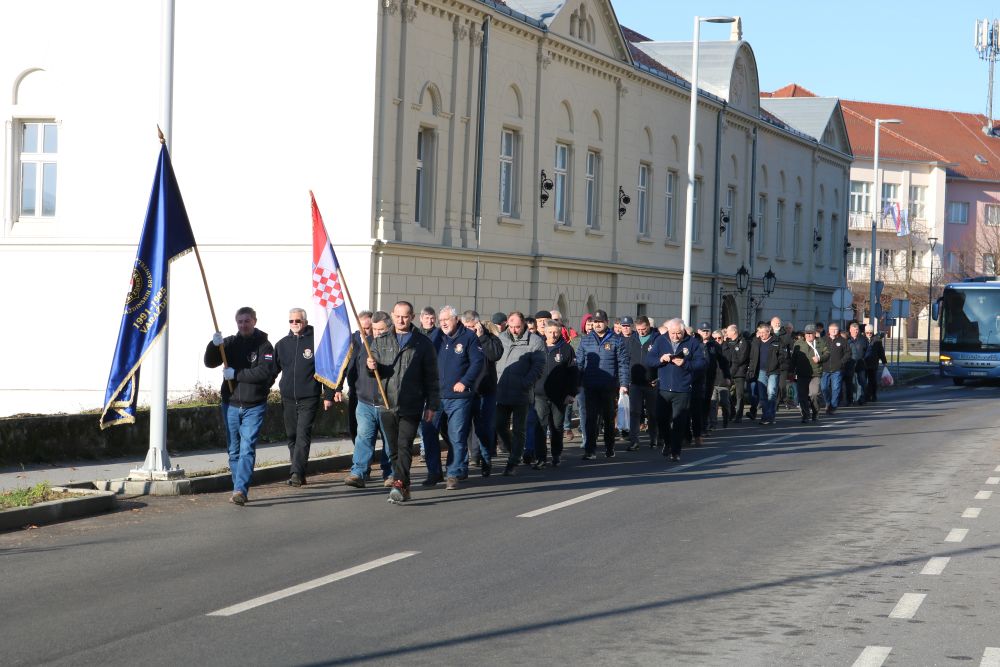 Polaganjem vijenaca i mimohodom obilježena 34. godišnjica akcije „Alfa ...