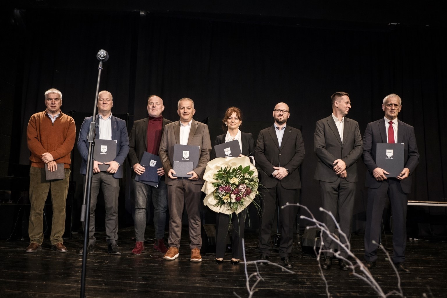 SVEČANA SJEDNICA GV PAKRAC Od ratnog razaranja do grada budućnosti i ...